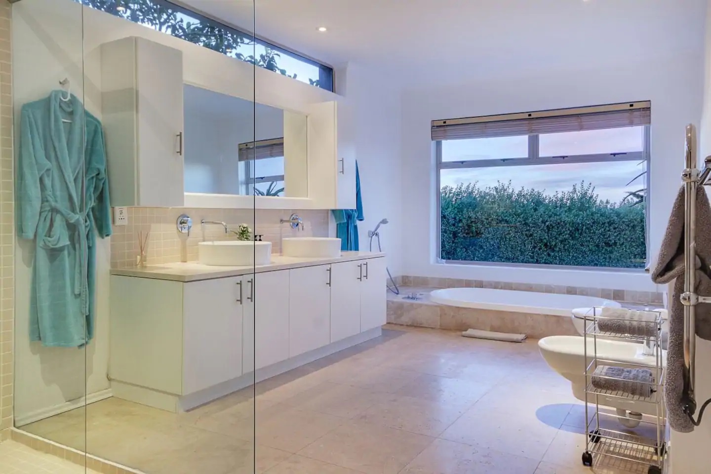 Amber Place - Cape Luxury Rentals