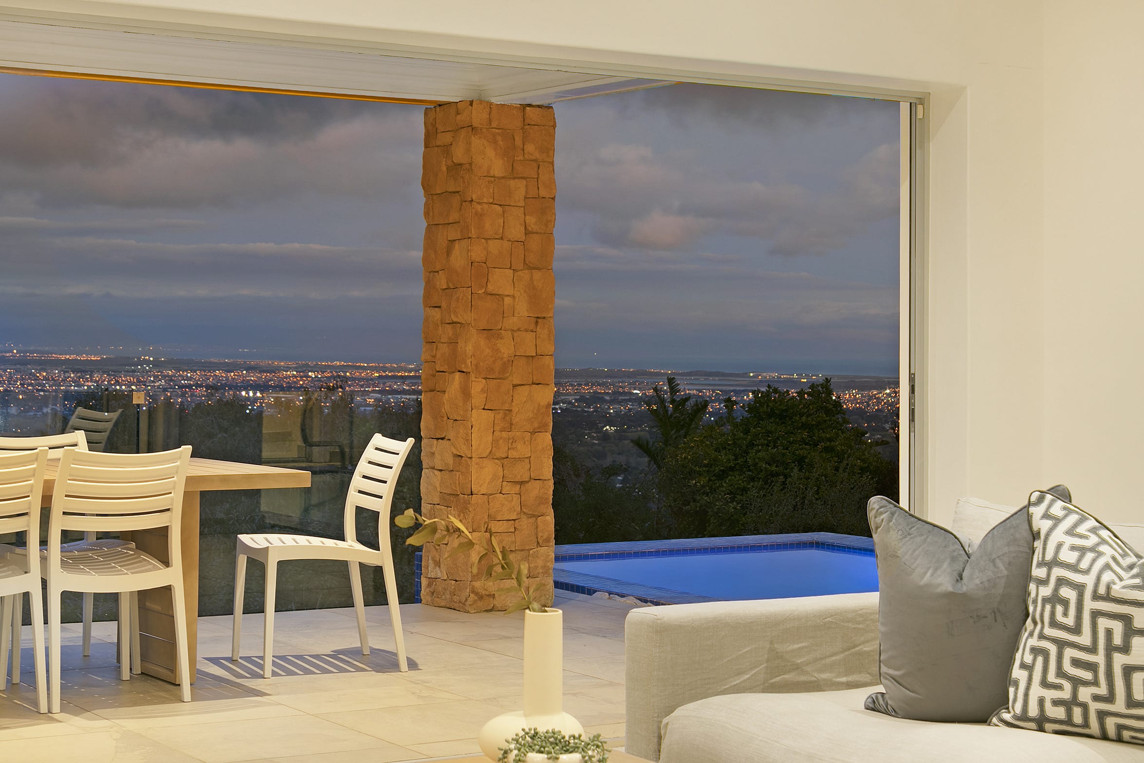 Lyons Den - Cape Luxury Rentals